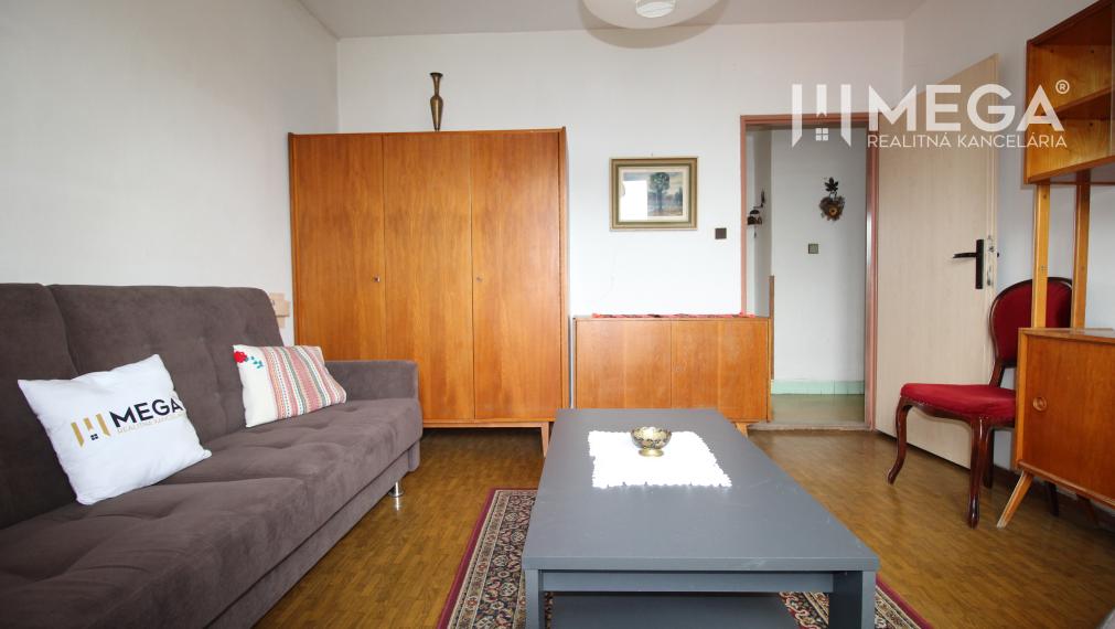 PREDANÝ - Na predaj jedinečný 4izbový byt v centre mesta Humenné